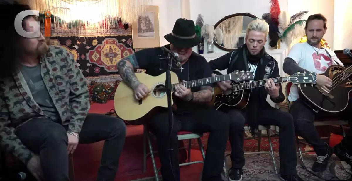 Black Stone Cherry interpreta 'Foxy Lady' dentro del apartamento de Jimi Hendrix en los años sesenta en Londres