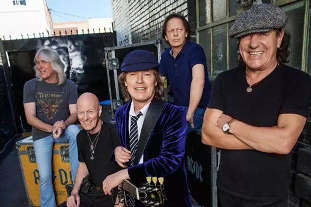 Gli AC/DC riprogrammano 10 spettacoli per salvare l'udienza di Brian Johnson