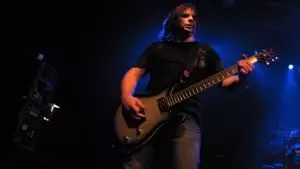 Saint Asonia: Mike Mushok de Staind habla sobre su nueva banda y tienda de guitarras personalizadas