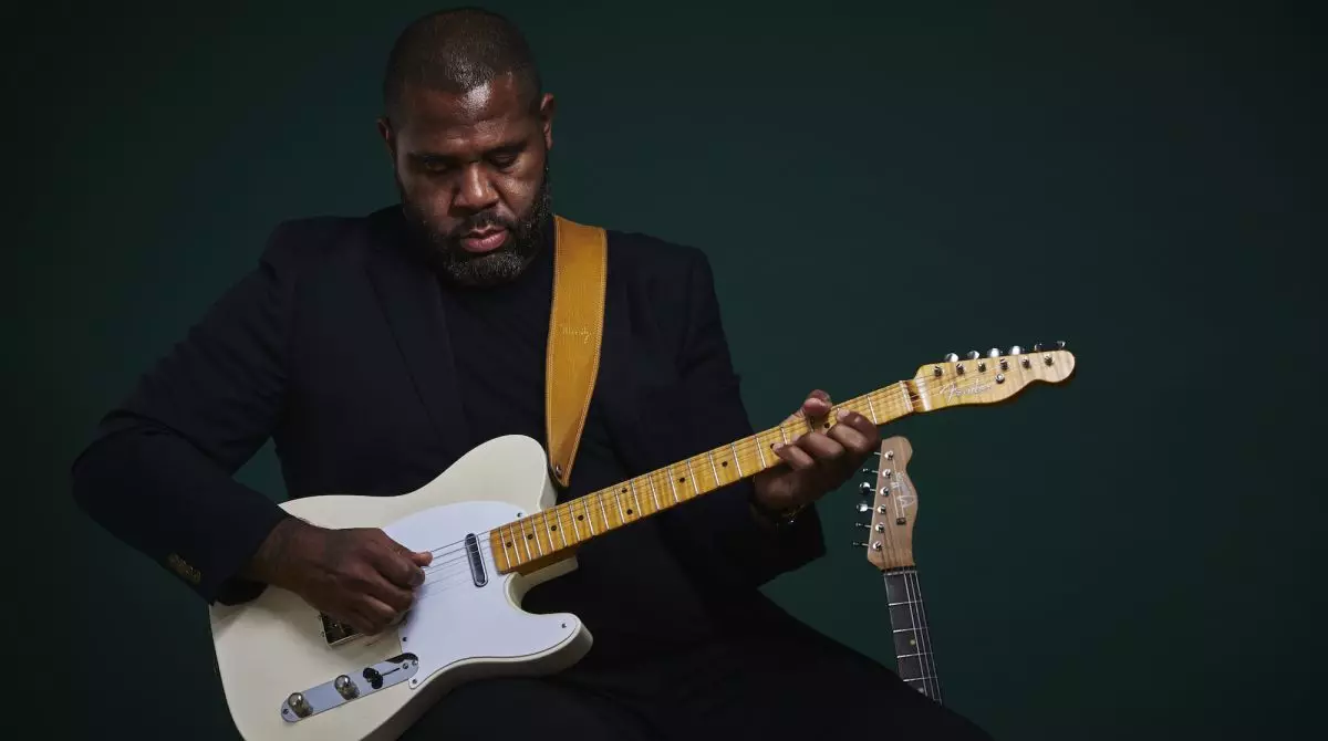 Kirk Fletcher kündigt neues Album „Heartache By The Pound“ an und feiert Premiere mit der bissigen neuen Single „Afraid To Die, Too Scared To Live“.