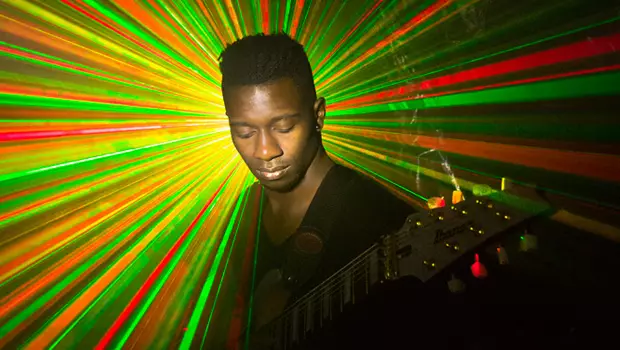 Animals As Leaders Tosin Abasi gitarristak 