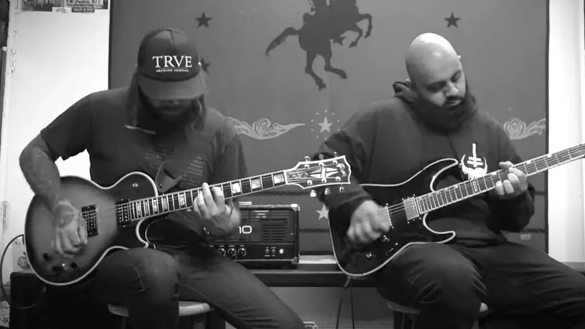 Wakes Rob LaChance und Arjun Gill servieren in diesem triumphalen Playthrough von Infinite Inward brutale Metal-Riffs und atmosphärische Melodien