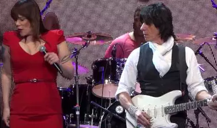 An Nuna Jeff Beck akan Sabon Kundin LeAnn Rimes, 'Spitfire' 23977_1