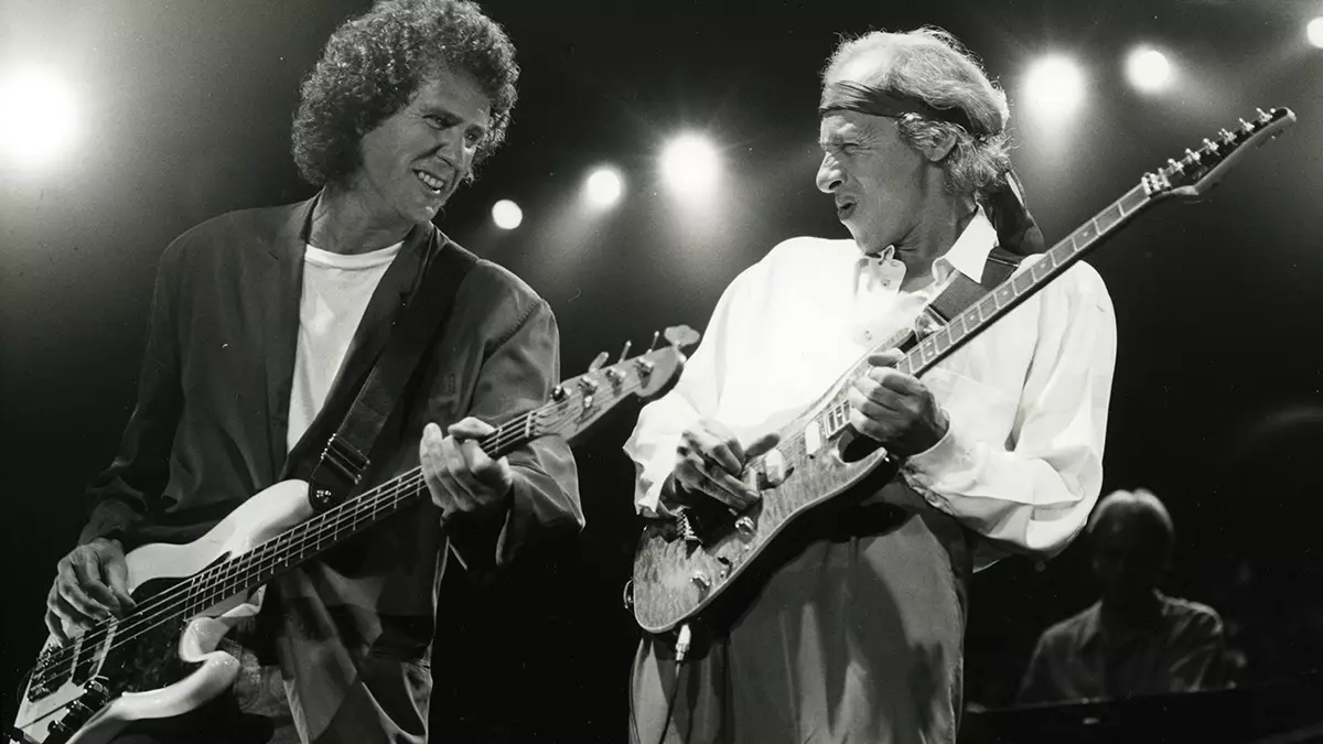 Dire Straits