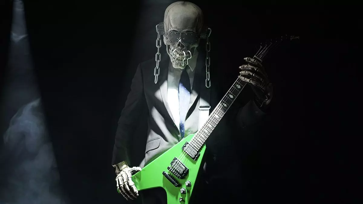 Si Gibson naghatag pasidungog sa usa ka thrash metal nga klasiko nga adunay modelo nga pirma nga Dave Mustaine Flying V EXP nga "Rust in Peace"