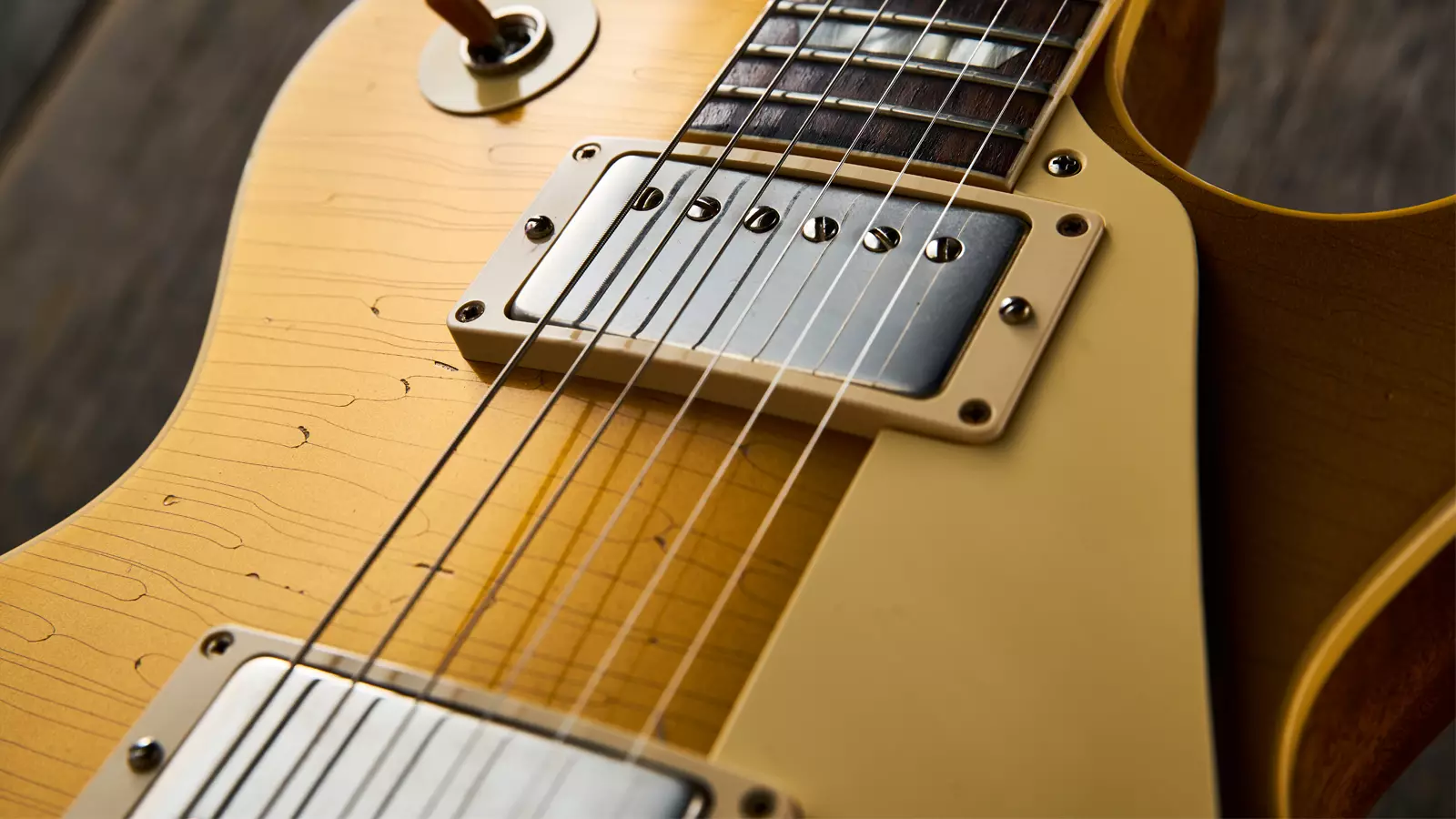 Pinakamahusay na Gibson Les Pauls: Vintage Gibson Les Paul Gold Top na may pagtatapos ng pagsusuri