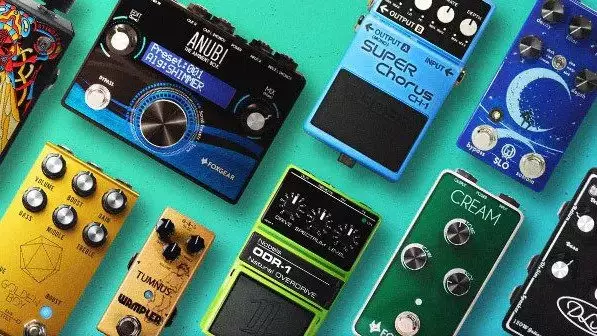 Spar opptil 50 % rabatt på en rekke gitar- og basseffektpedaler i det massive Musician's Friend pedal-arrangementet