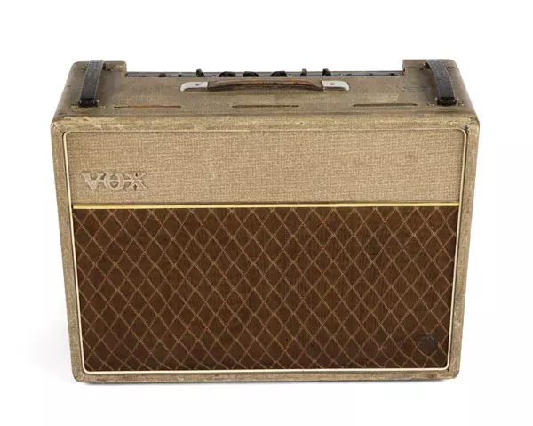 Bila Vaimena Fender Mustang un Vox AC30 uzstādīja rekordus par visdārgāko izsolē pārdoto basu un pastiprinātāju. 7196_2