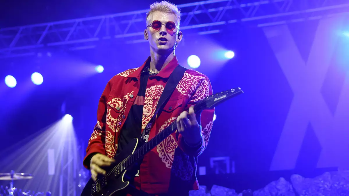 Machine Gun Kelly występuje w O2 Academy Brixton 23 września 2017 r. w Londynie.